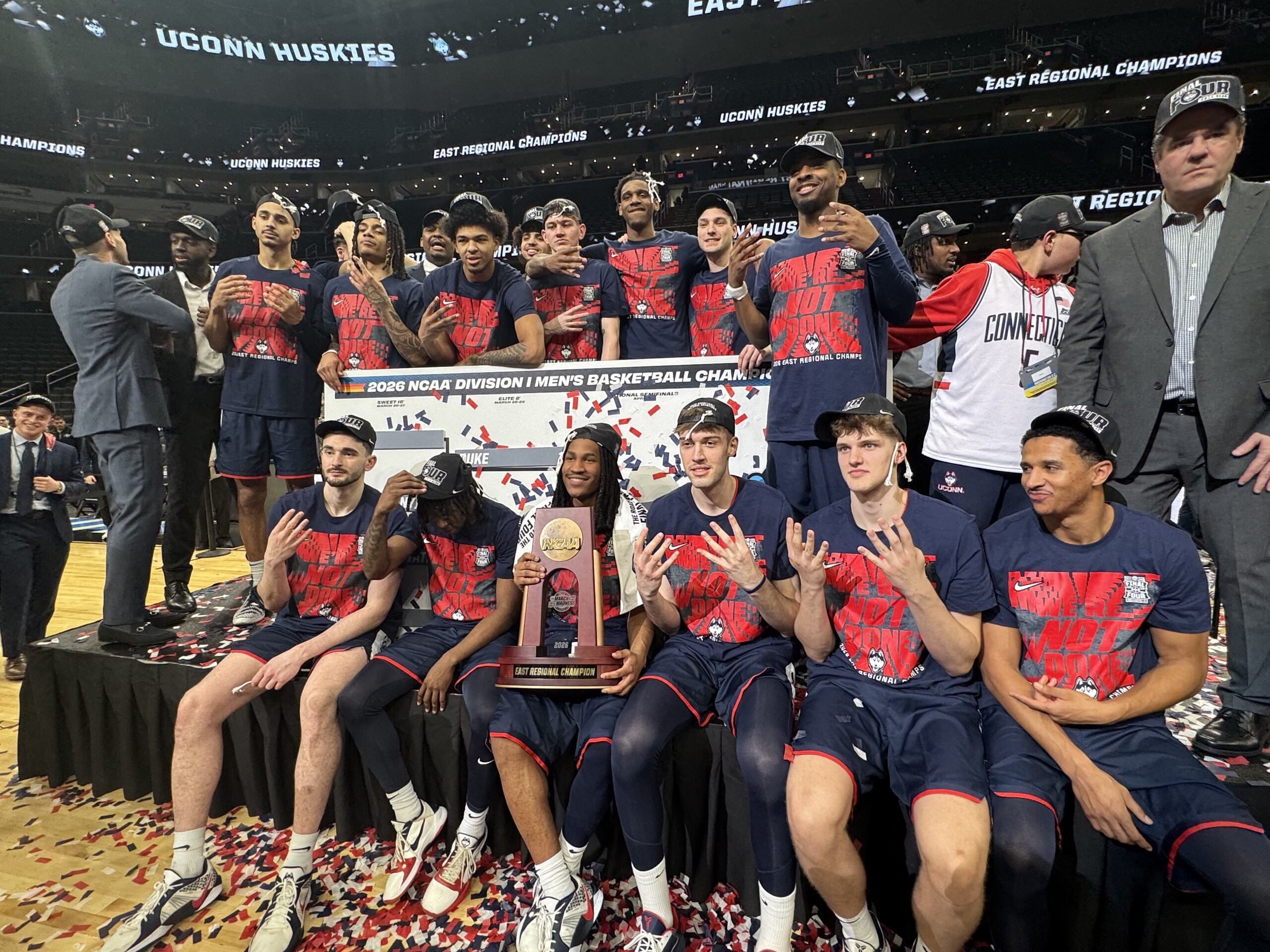 Mullins’ late 3 lifts UConn over Duke