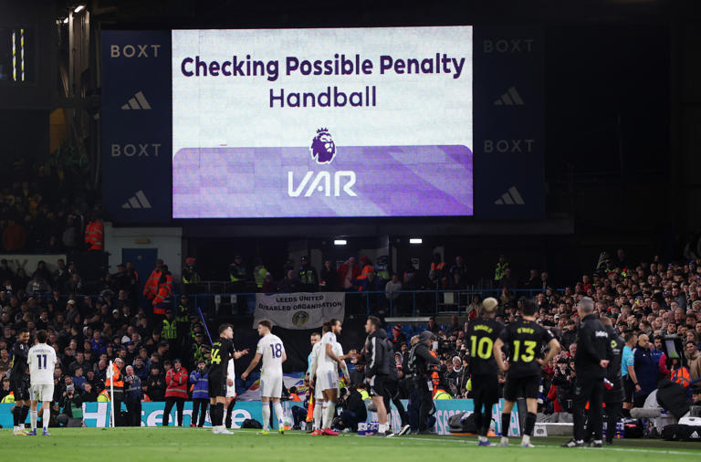 Premier League fans make VAR feelings clear after double Leeds United error