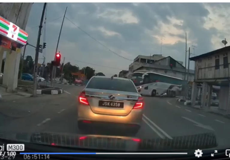 Muar student awaiting SPM results dies in crash with bus at Parit Jawa ...