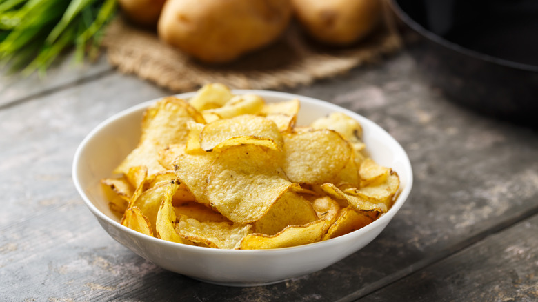 7 best chips to eat, and 7 to avoid