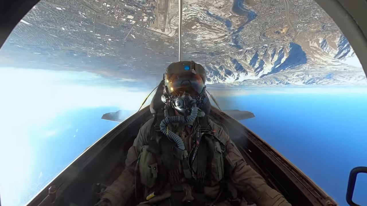 Watch a 1,200+ mph stealth jet take off with 43,000 pounds of thrust ...