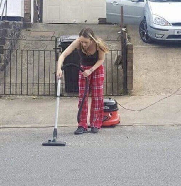 17 photos of people who are clearly just winging it