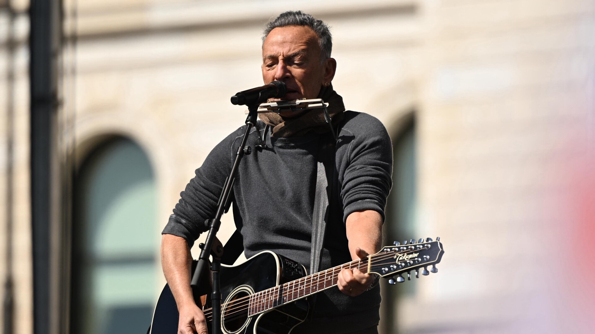 Bruce Springsteen spreads anti-ICE 'lies' to 'No Kings' rally 'simpletons'