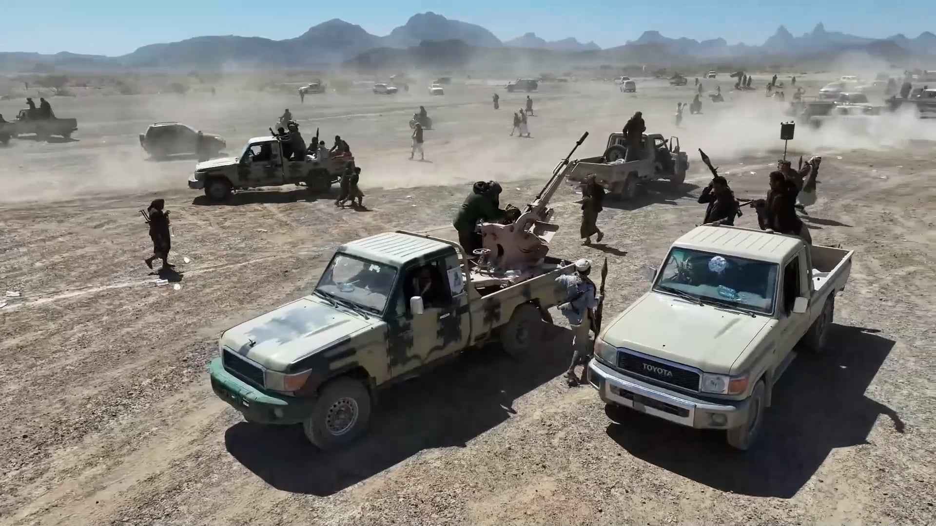 Houthis, allies of Iran, enter the conflict and launch missiles at Israel