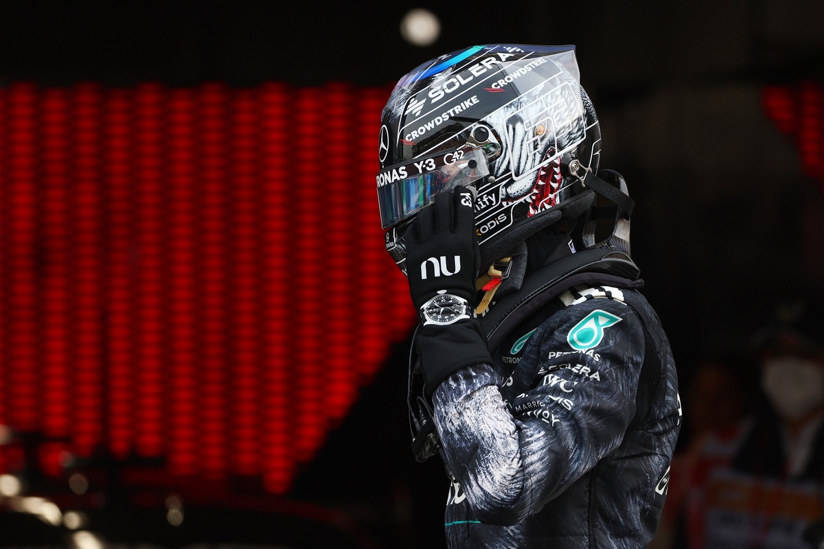 Wolff somt op wat er misging voor Russell in F1 Japan
