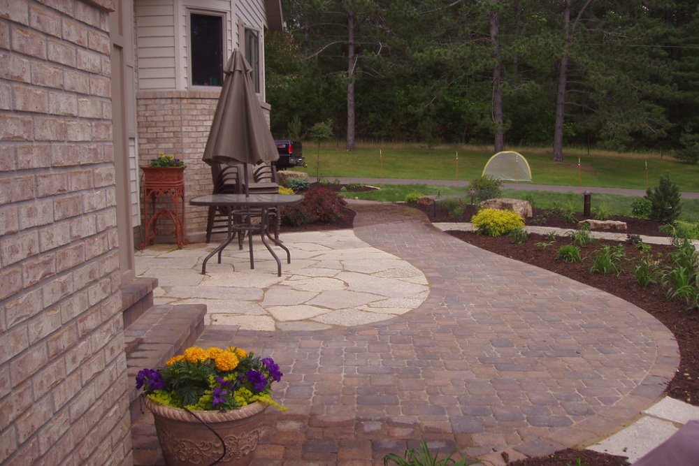 15 DIY paver pathway ideas to elevate your outdoor space
