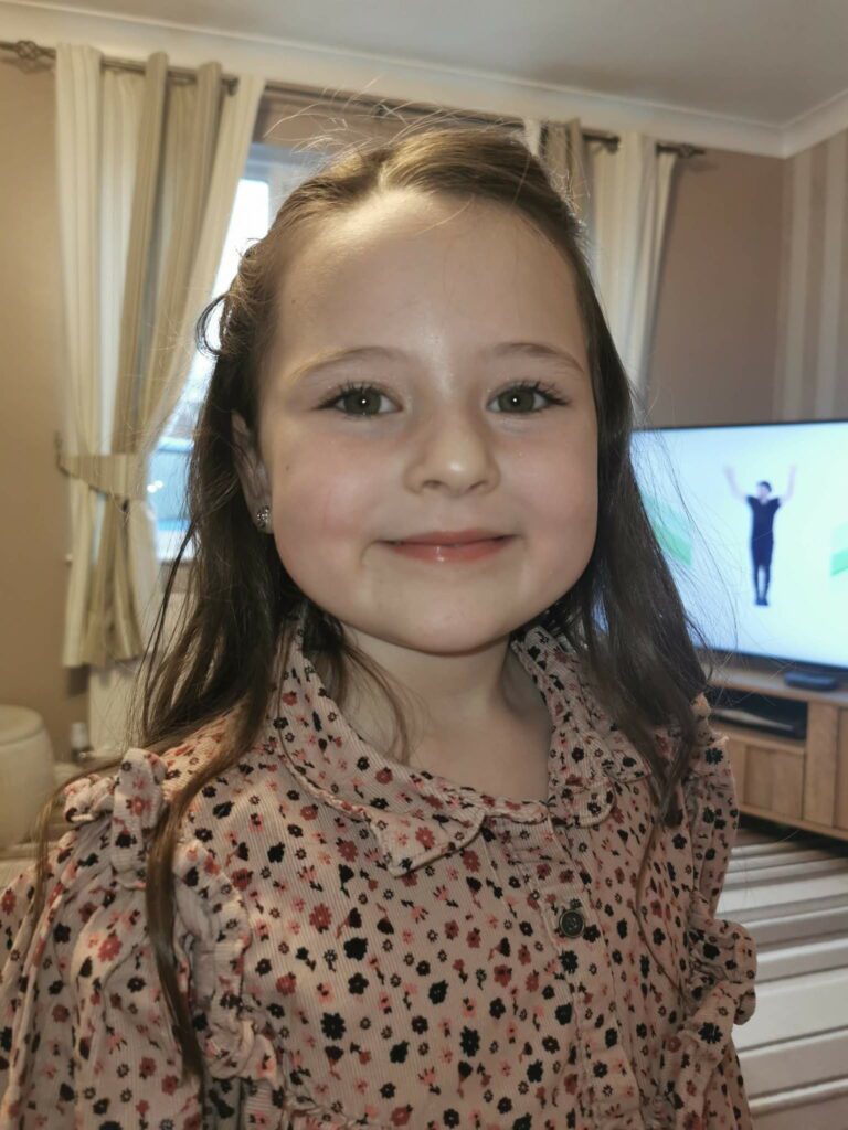 Girl dies after suspected eye strain from Roblox turned out to be tumour