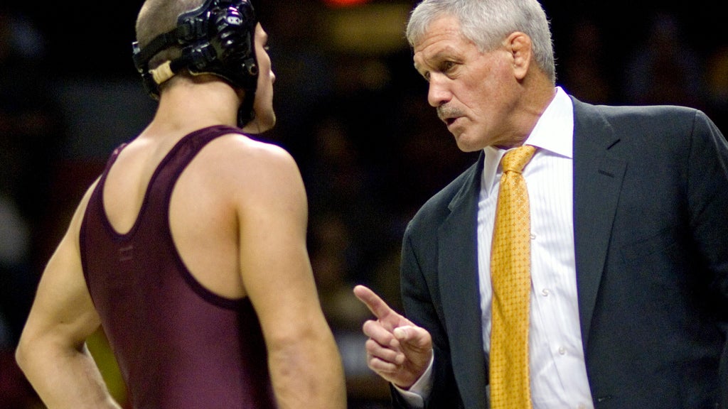 J Robinson, accomplished longtime Gophers wrestling coach, dies at 79