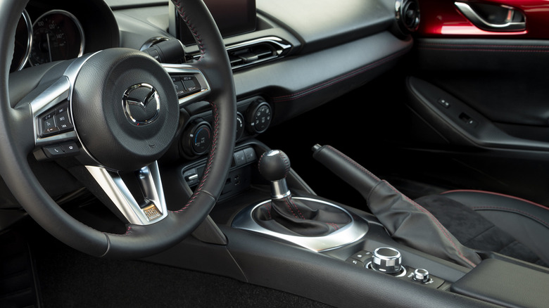 11 car features modern tech made obsolete