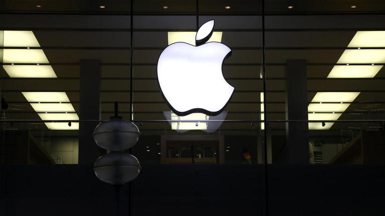 Cork-based Apple subsidiary fined for breach of UK's Russia sanctions