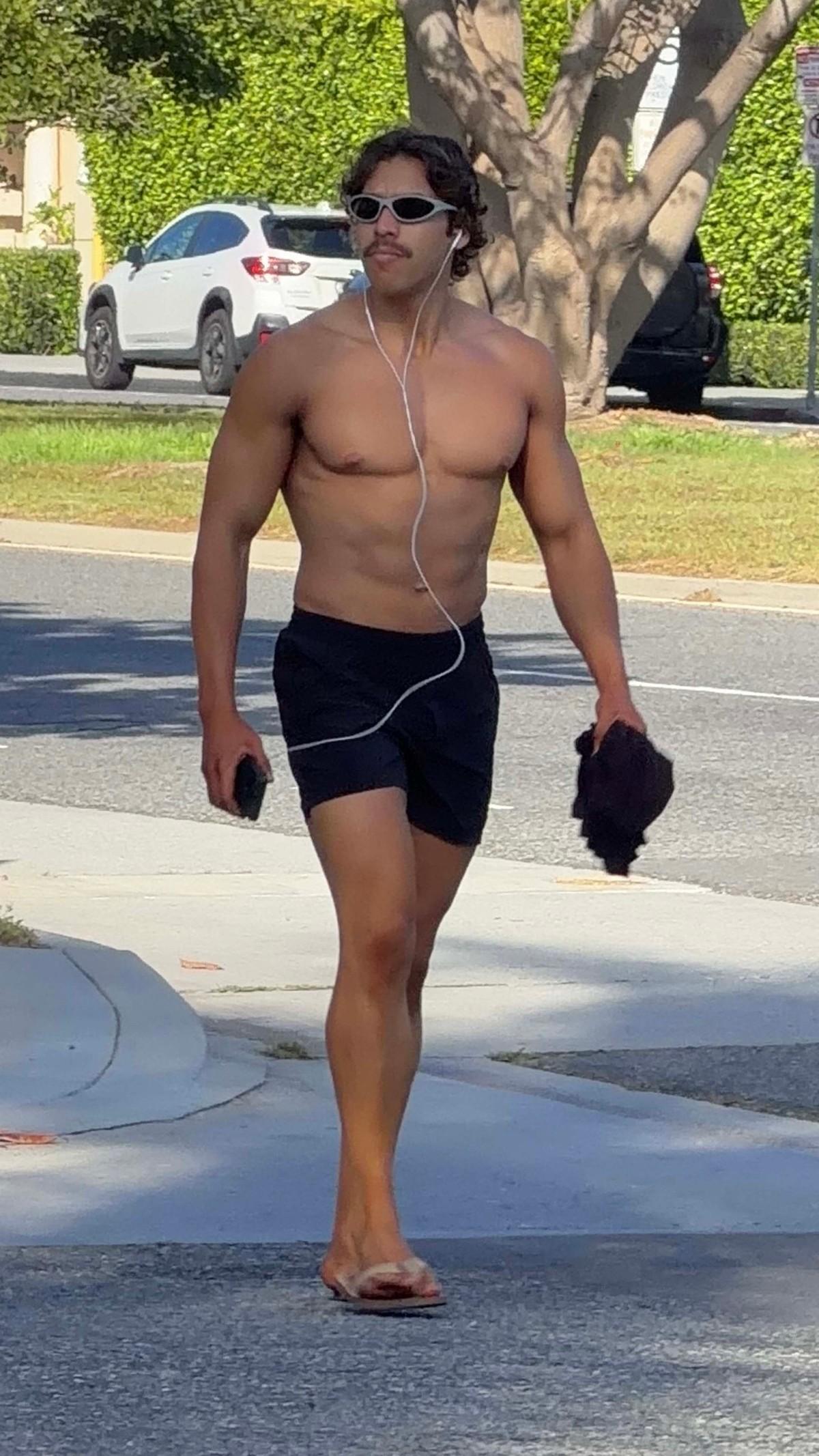 Arnold Schwarzenegger's look-alike son Joseph Baena puts buff physique ...