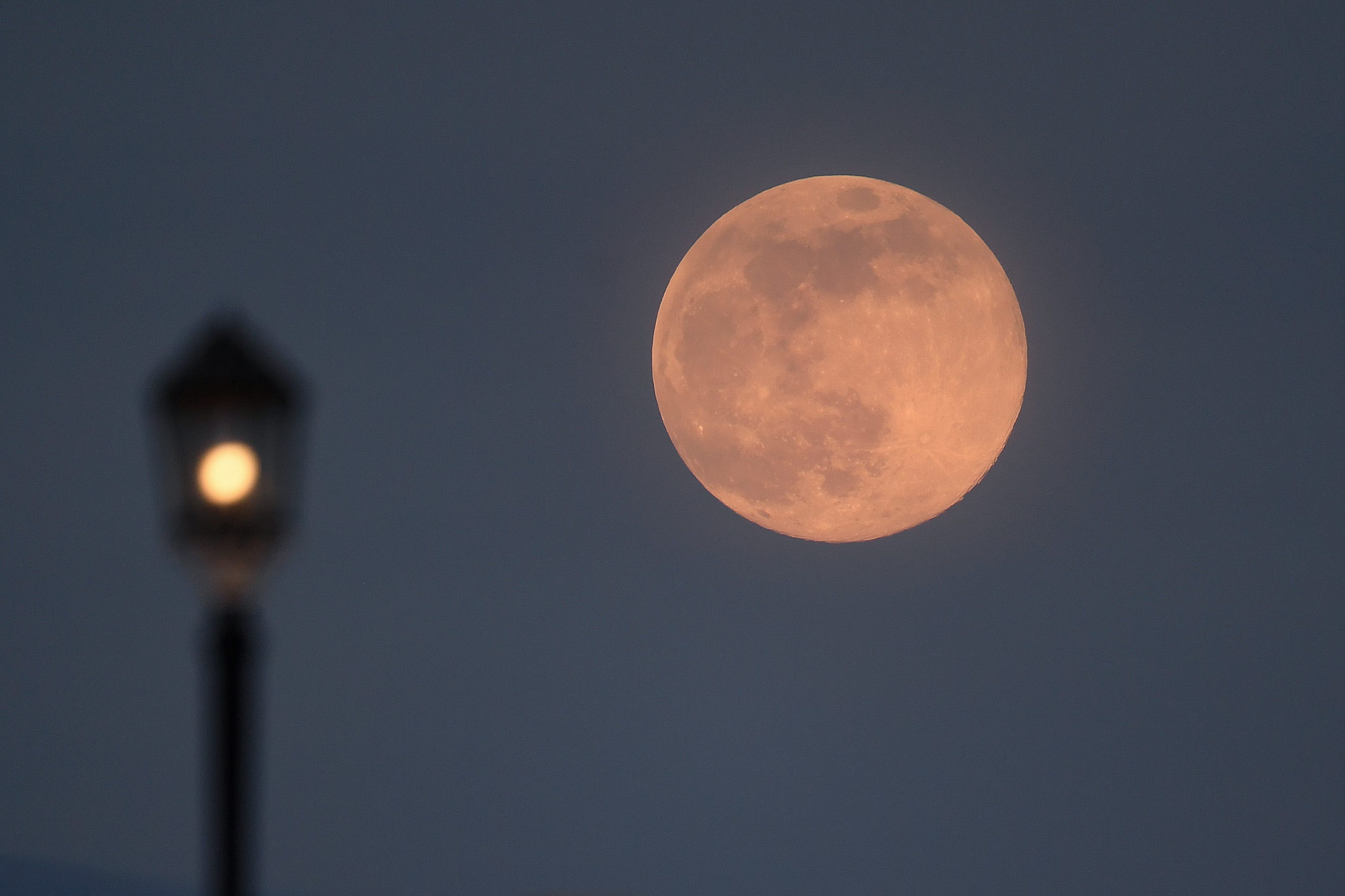 Is the April 2026 full moon tonight? Date, time, Ohio weather forecast