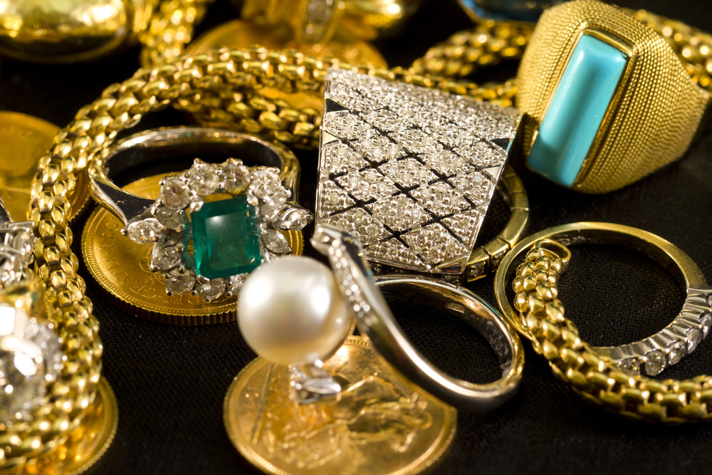 16 vintage jewelry scams to avoid