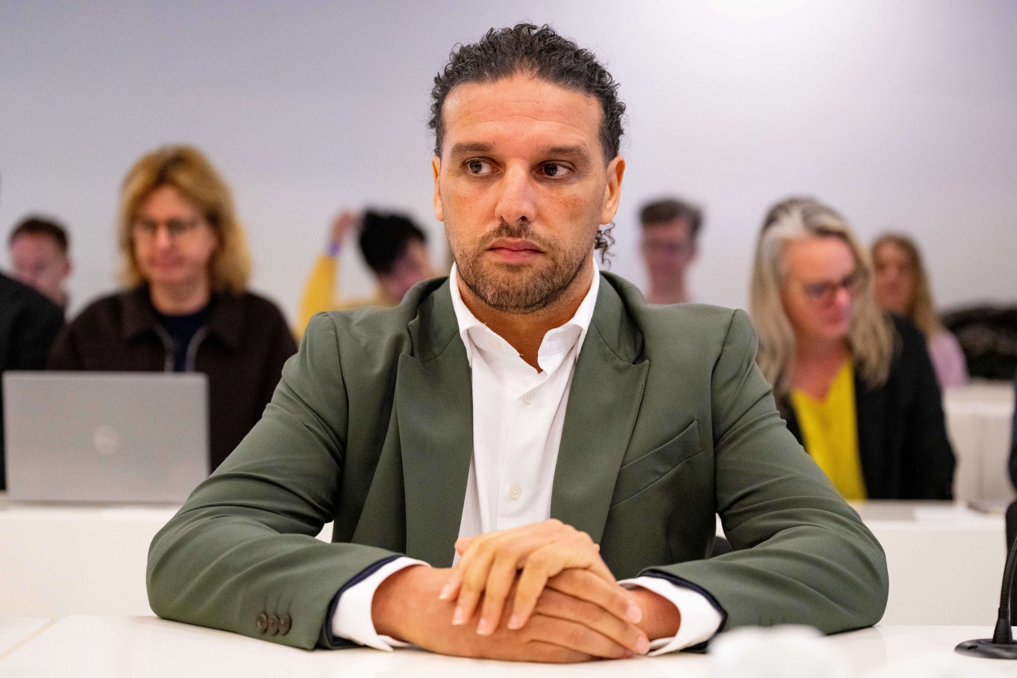 Donderdag uitspraak in hoger beroep: moet Ali B direct de cel in?