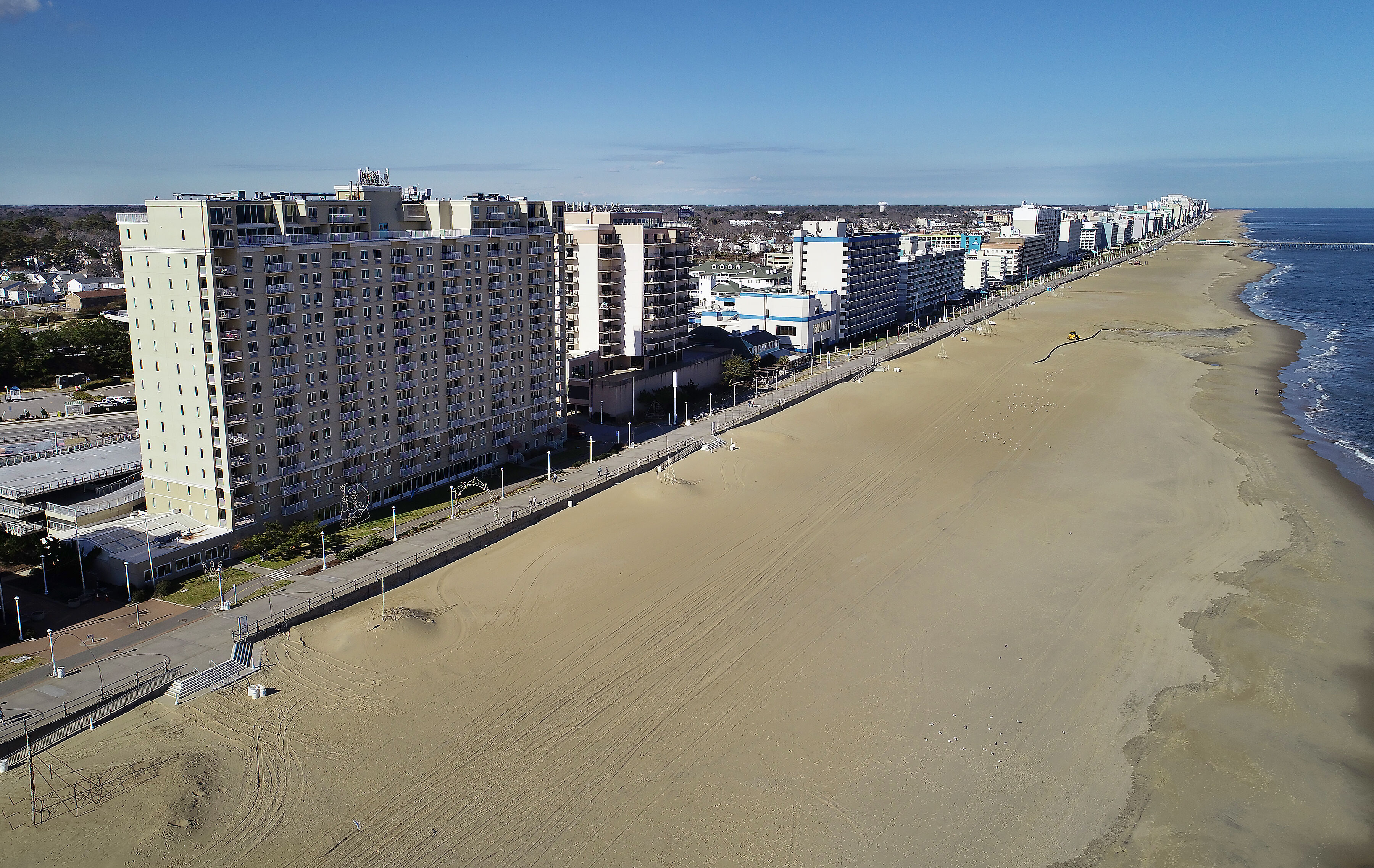 Child dies in drowning in Virginia Beach Oceanfront hotel pool