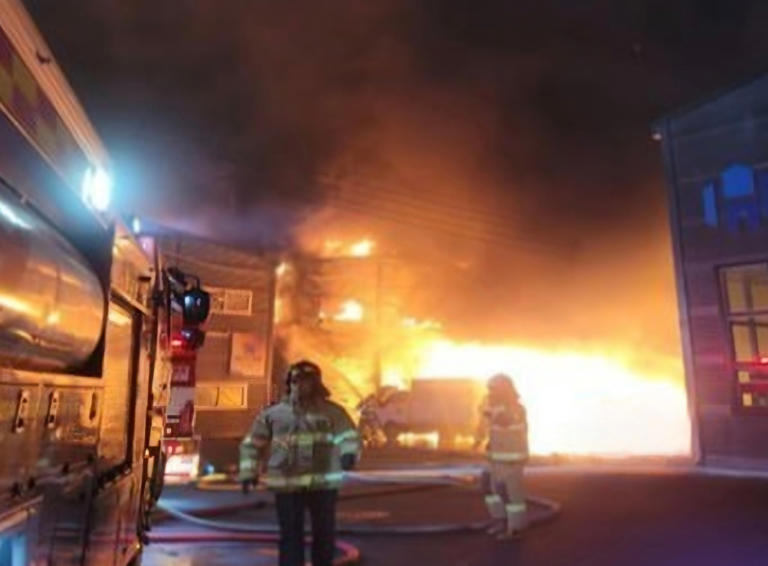 Gwangju distribution factory fire spreads to hillside, response level 1 ...