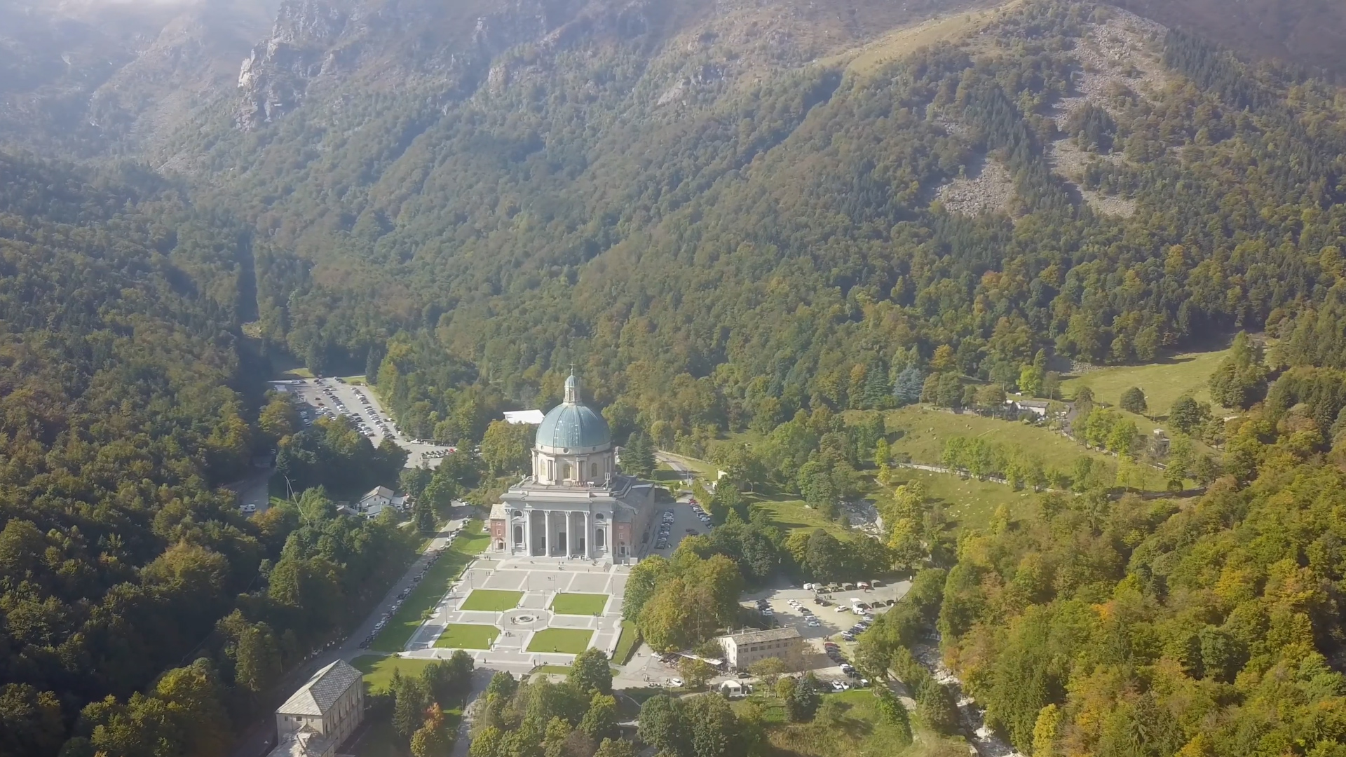 Widoki z drona na włoski Piemont, część 1