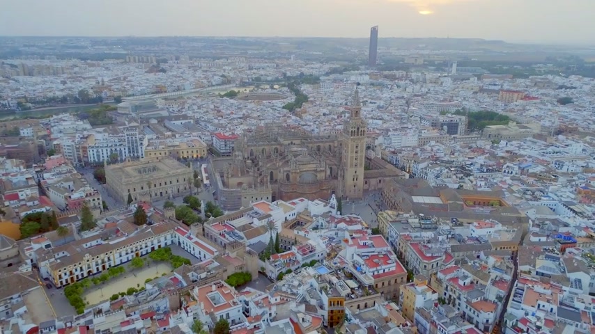Seville Cathedral, Spain: Drone views of the largest Gothic cathedral