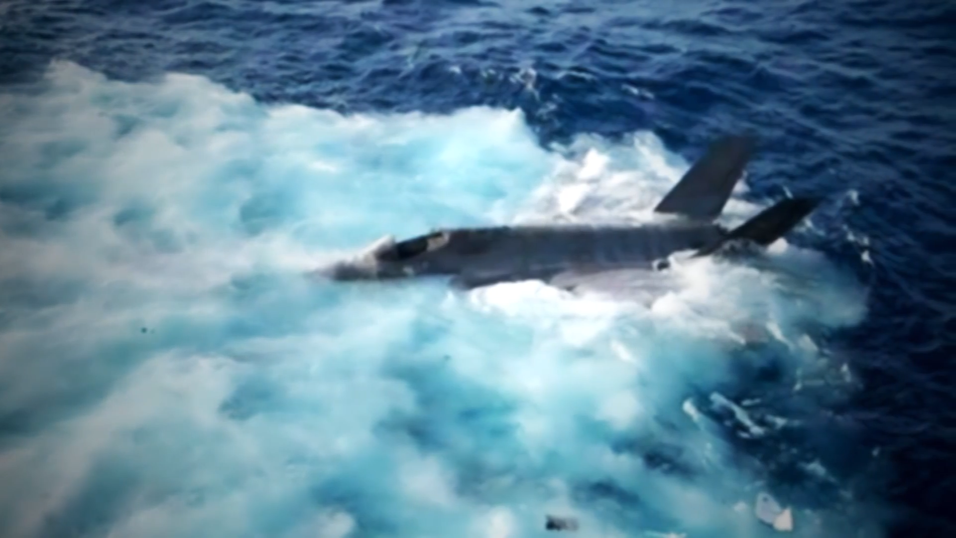 Leaked photo shows F-35 sinking in the South China Sea