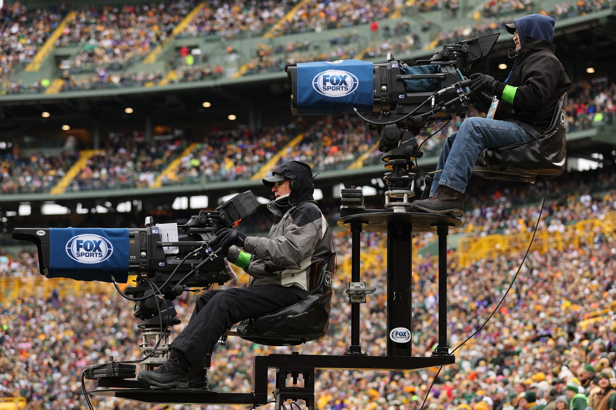 Fox, Sinclair tell FCC that sports should stay on broadcast TV
