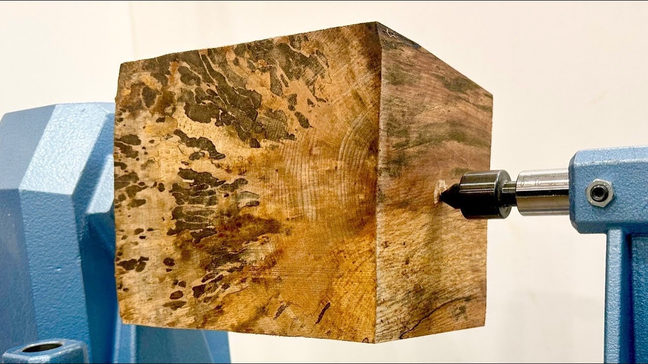 You don’t need fancy tricks with wood like this