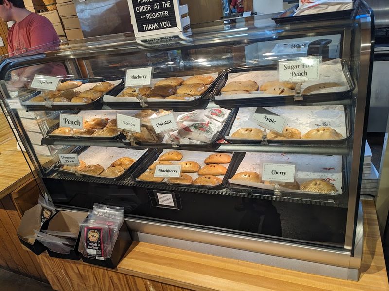 This Oklahoma bakery’s peach pies are so good they haunt your cravings ...