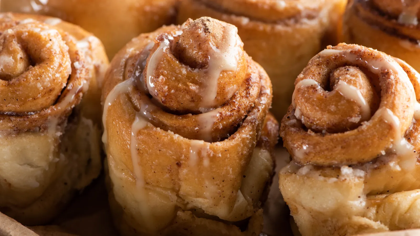 The easiest no bake cinnamon roll Oreo treat you’ll ever make