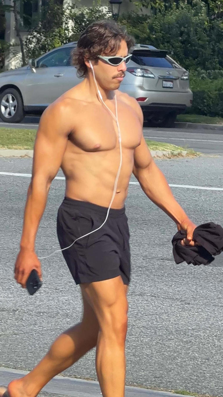Arnold Schwarzenegger's look-alike son Joseph Baena puts buff physique ...