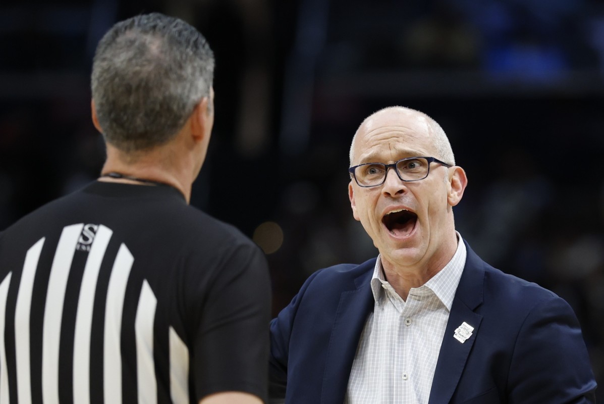 UConn's Dan Hurley and Duke's Isaiah Evans share tense postgame ...