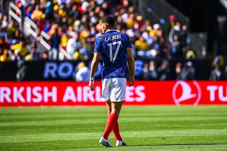 Crystal Palace fixe un prix XXL pour Maxence Lacroix