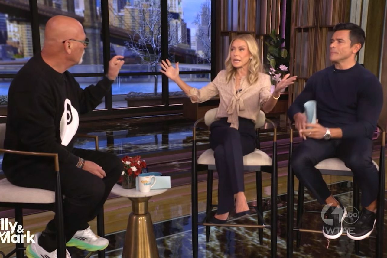 Live with Kelly and Mark EP Michael Gelman reacts to Howie Mandel's ...