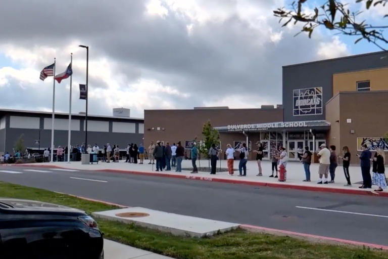 Bulverde, Texas, school shooting: Student dead, teacher injured