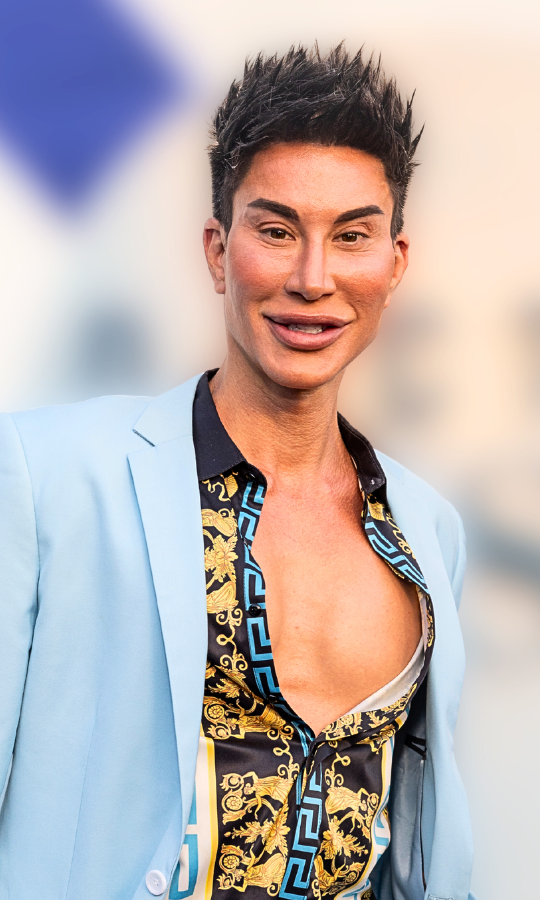 I stay awake for my plastic surgery