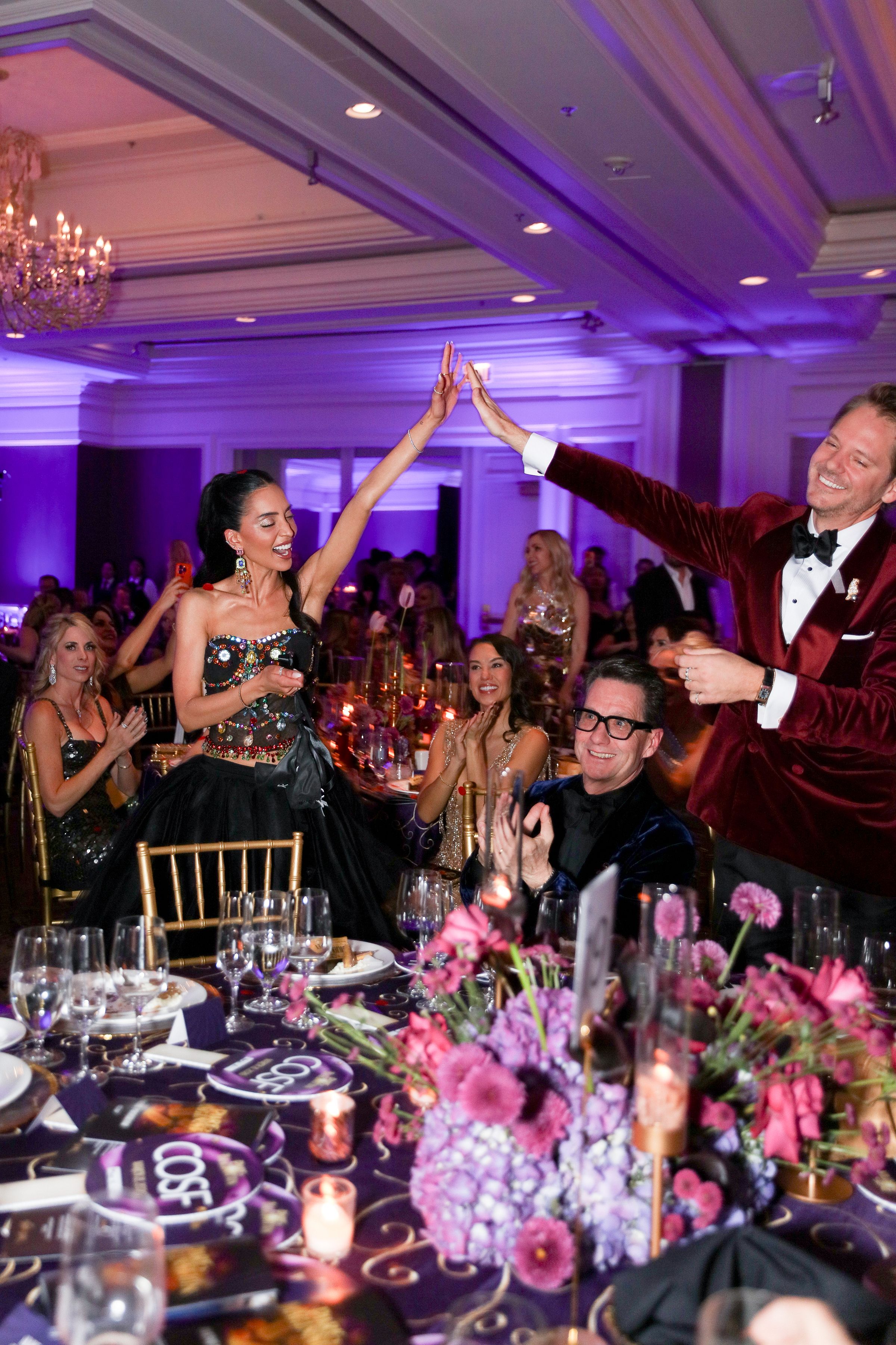 Amanda Peet showered with accolades, Jeff Ross hits members club and ...