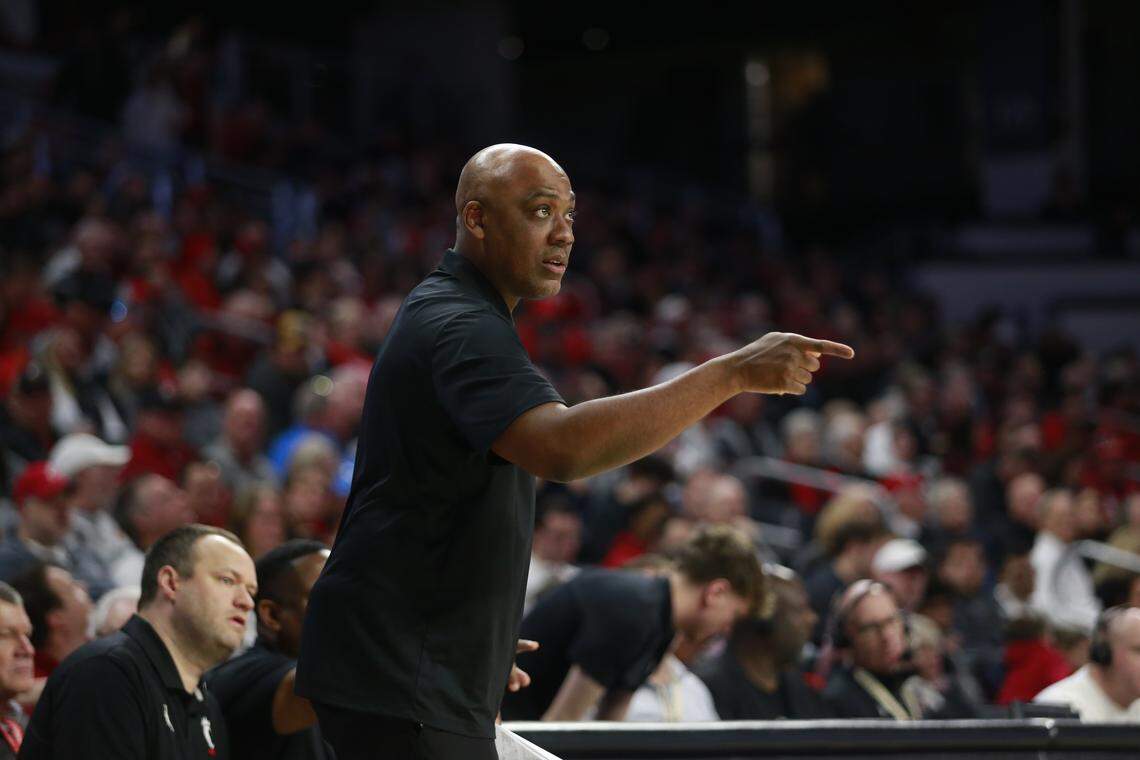 Clemson officially hires 3 new basketball assistant coaches. Here's who