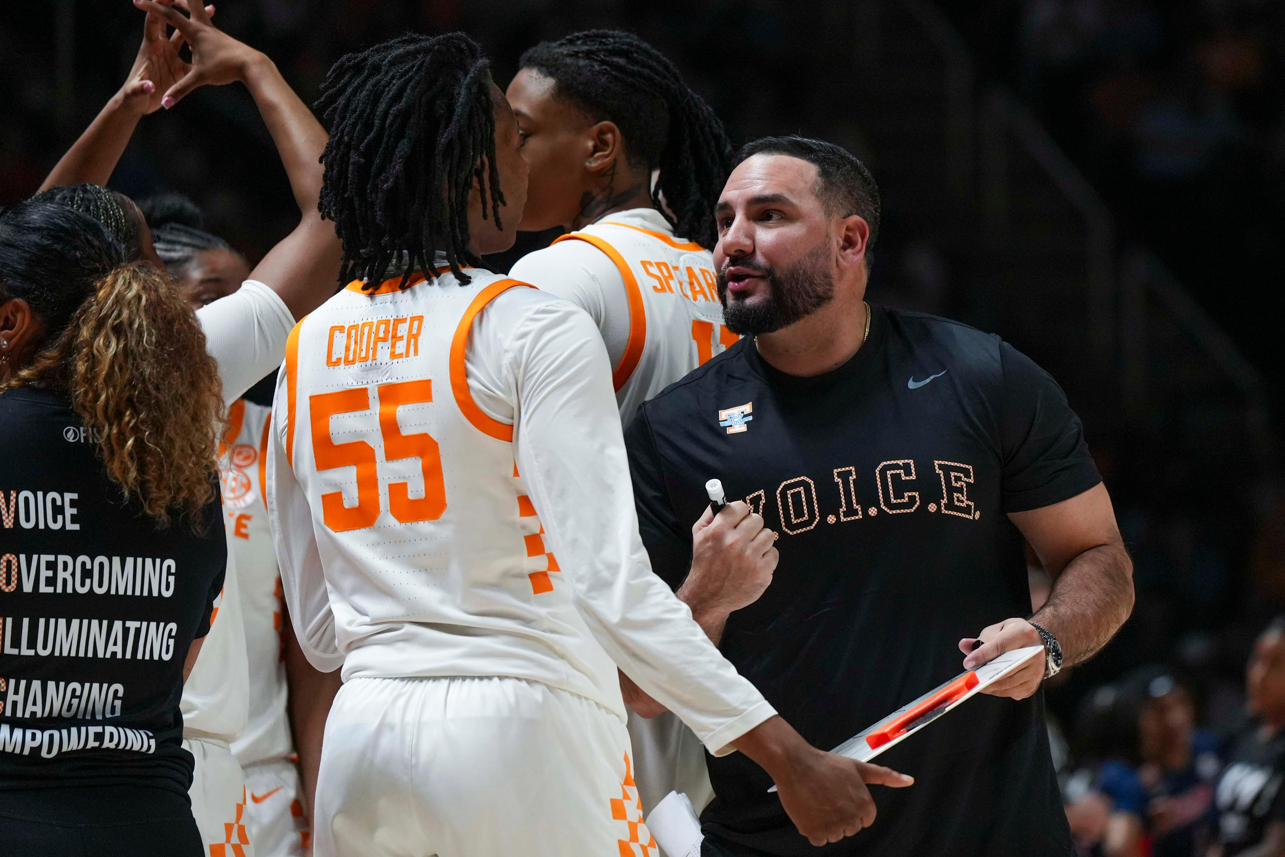 Gabe Lazo resigns from Lady Vols basketball coach Kim Caldwell's staff