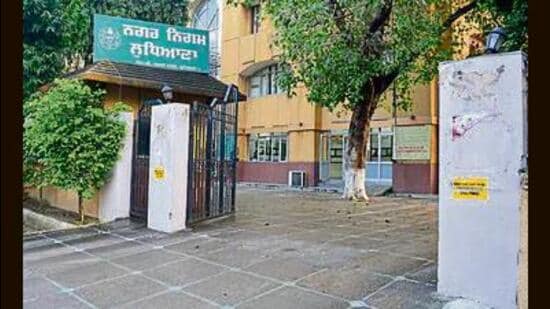 Ludhiana: Suvidha kendras open today despite holiday