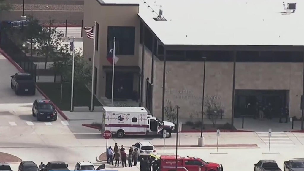 15-year-old Texas student shoots teacher at high school near San ...