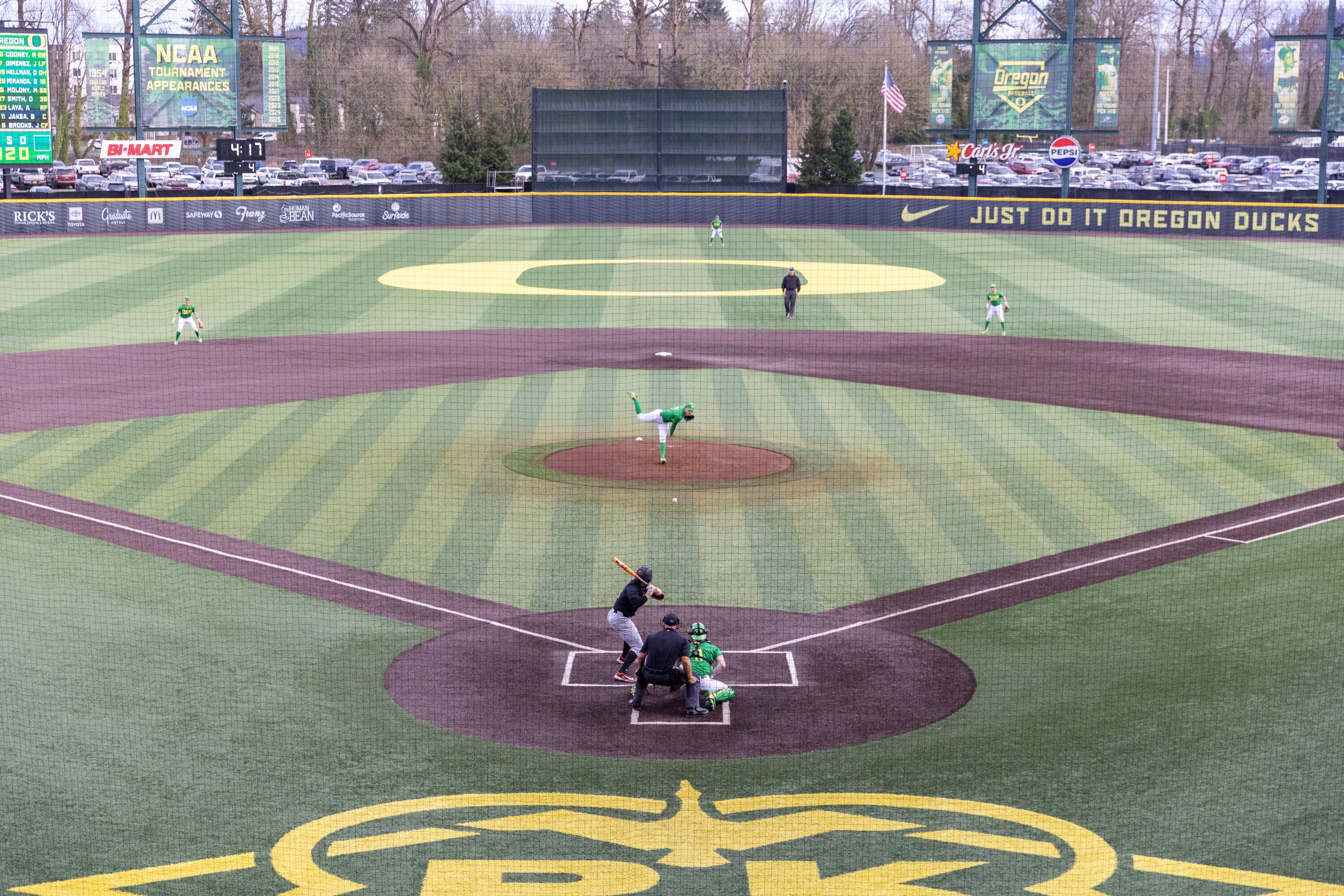 Oregon baseball ascends in major polls after 4-1 trip