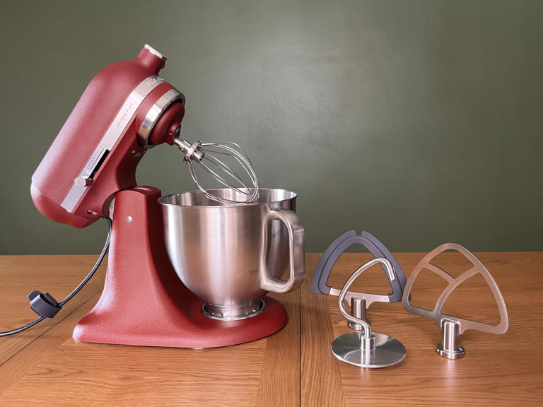 New KitchenAid stand mixer has 3 first-ever features, but not the one ...