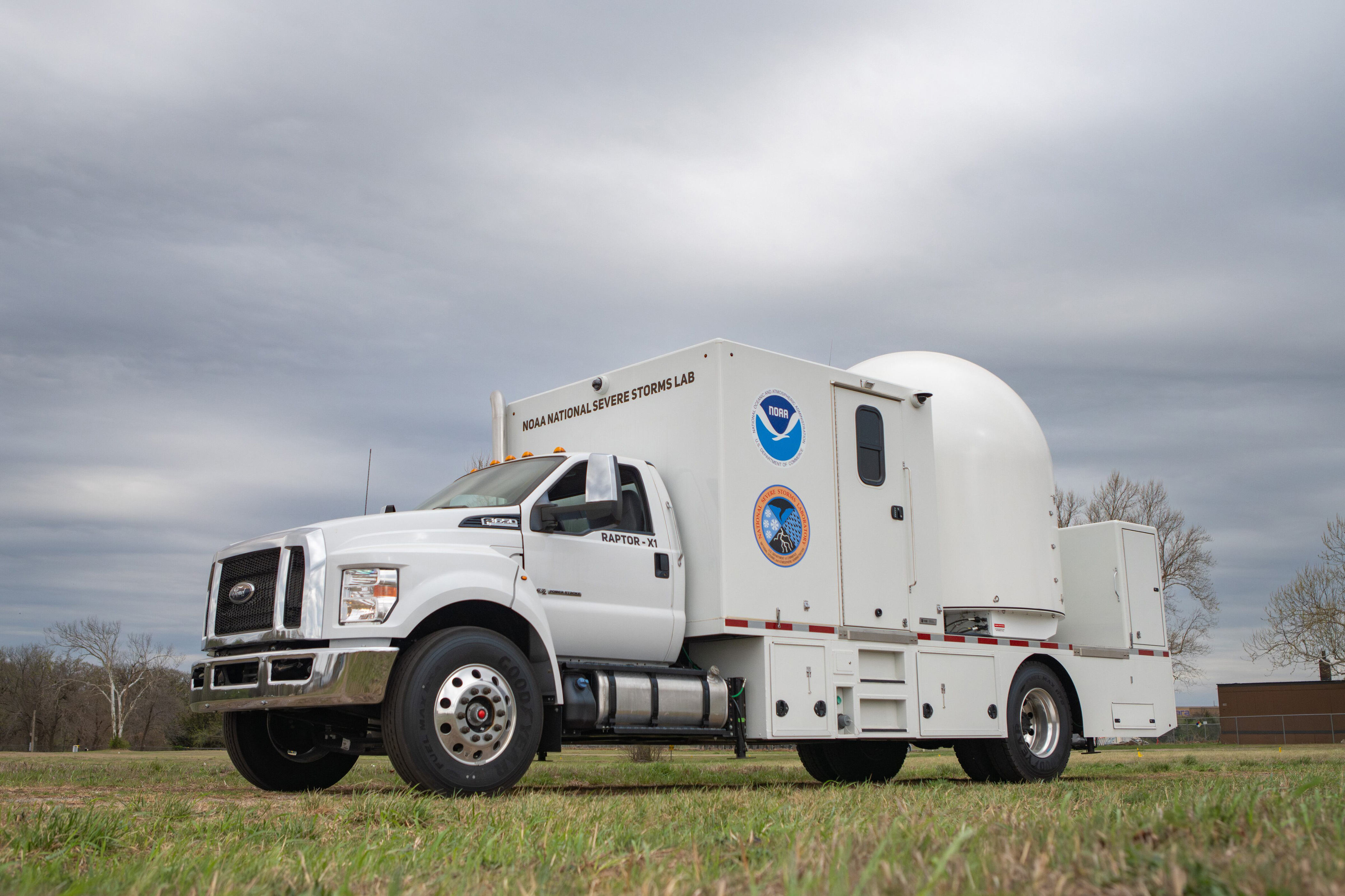 NOAA unveils three mobile weather radars for severe storm research