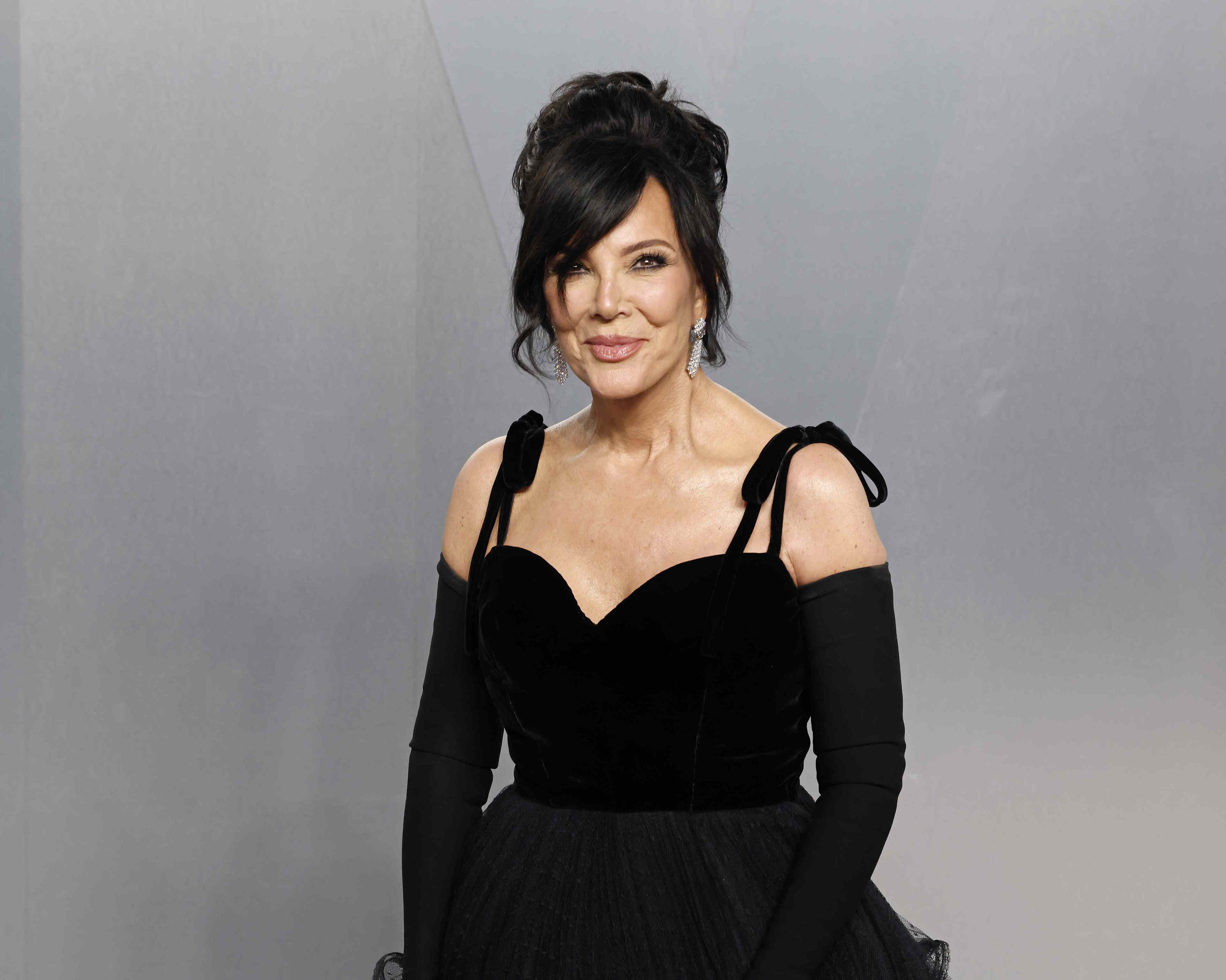 Kris Jenner, 70, ditches her signature pixie cut for a blunt bob with ...