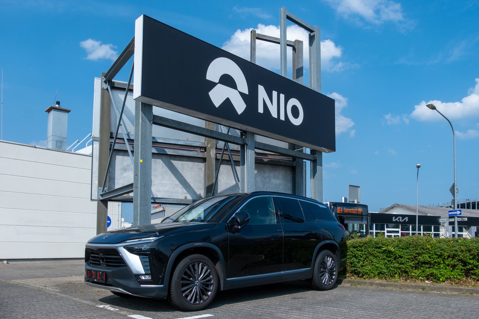 NIO opens its first showroom in the Americas