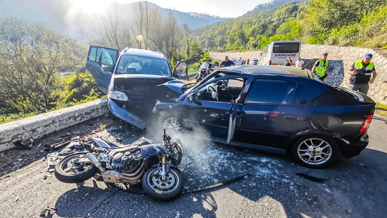 Accident de moto terrifiant - compilation hebdomadaire