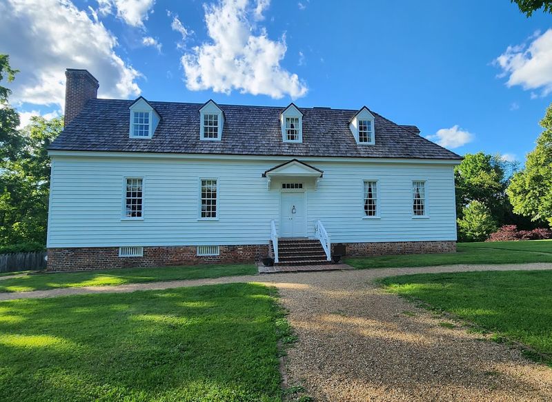 This haunting Virginia landmark tells the eerie legends of one of the ...