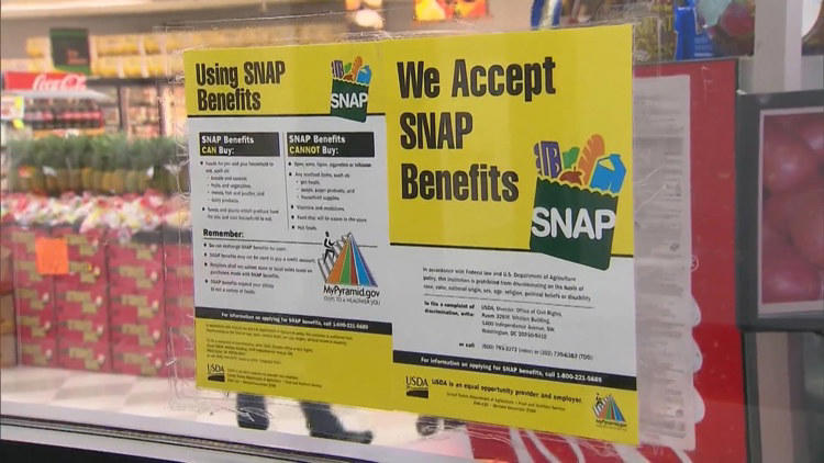 SNAP enrollment drops as Texas food banks face rising demand