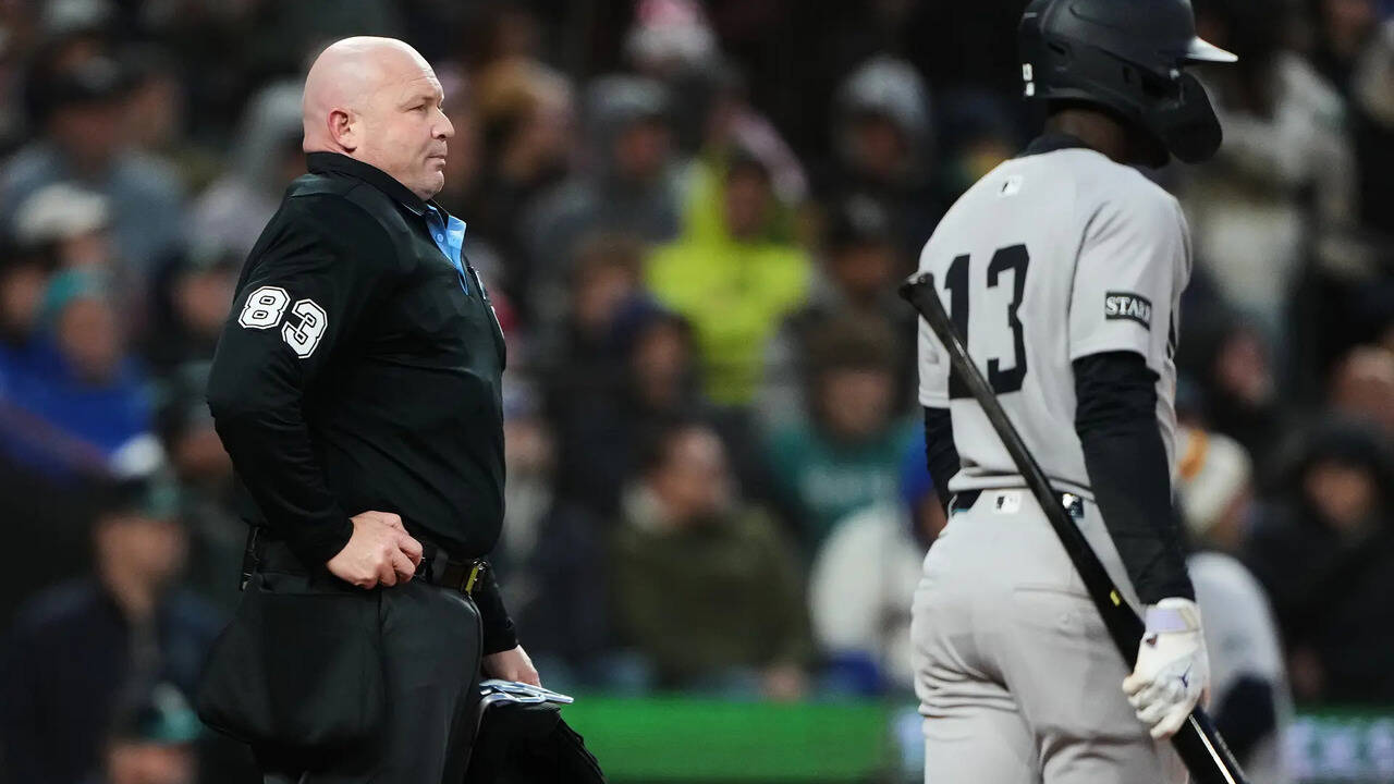 Yankees perfect in challenges during game against Mariners with Mike ...