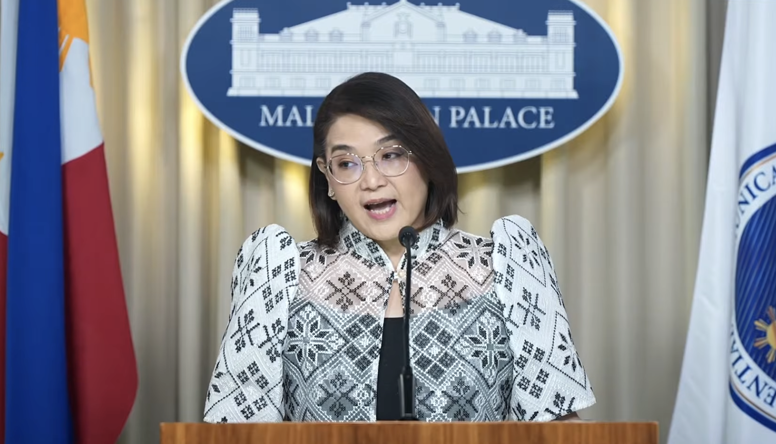 Castro denies Cayetano’s claim Palace is backing 'illegitimate Senate'
