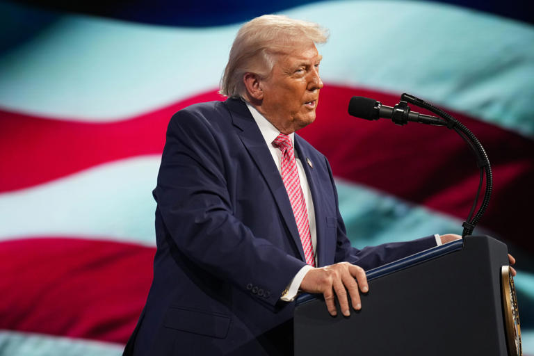 Trump plans presidential library skyscraper with two gold statues of ...