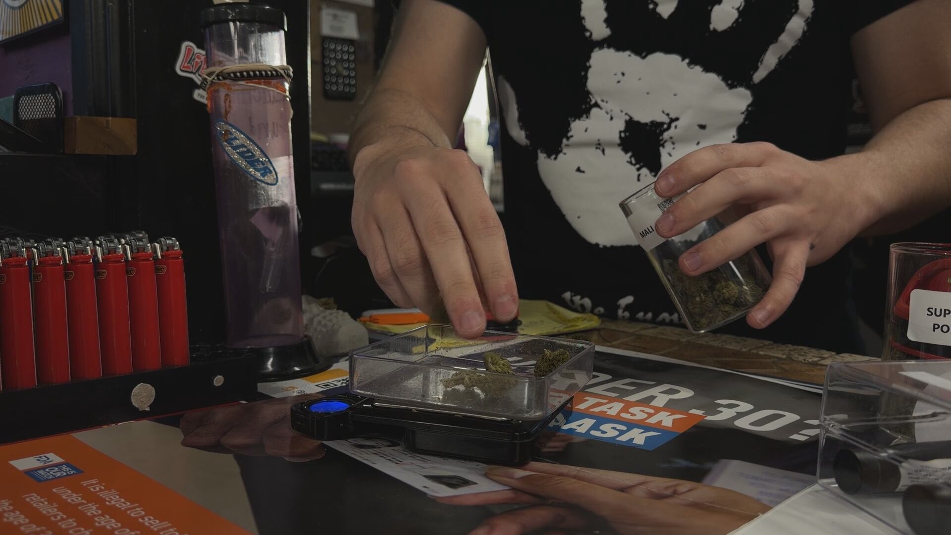 Texas smoke shops rush to clear shelves before Tuesday’s hemp ban